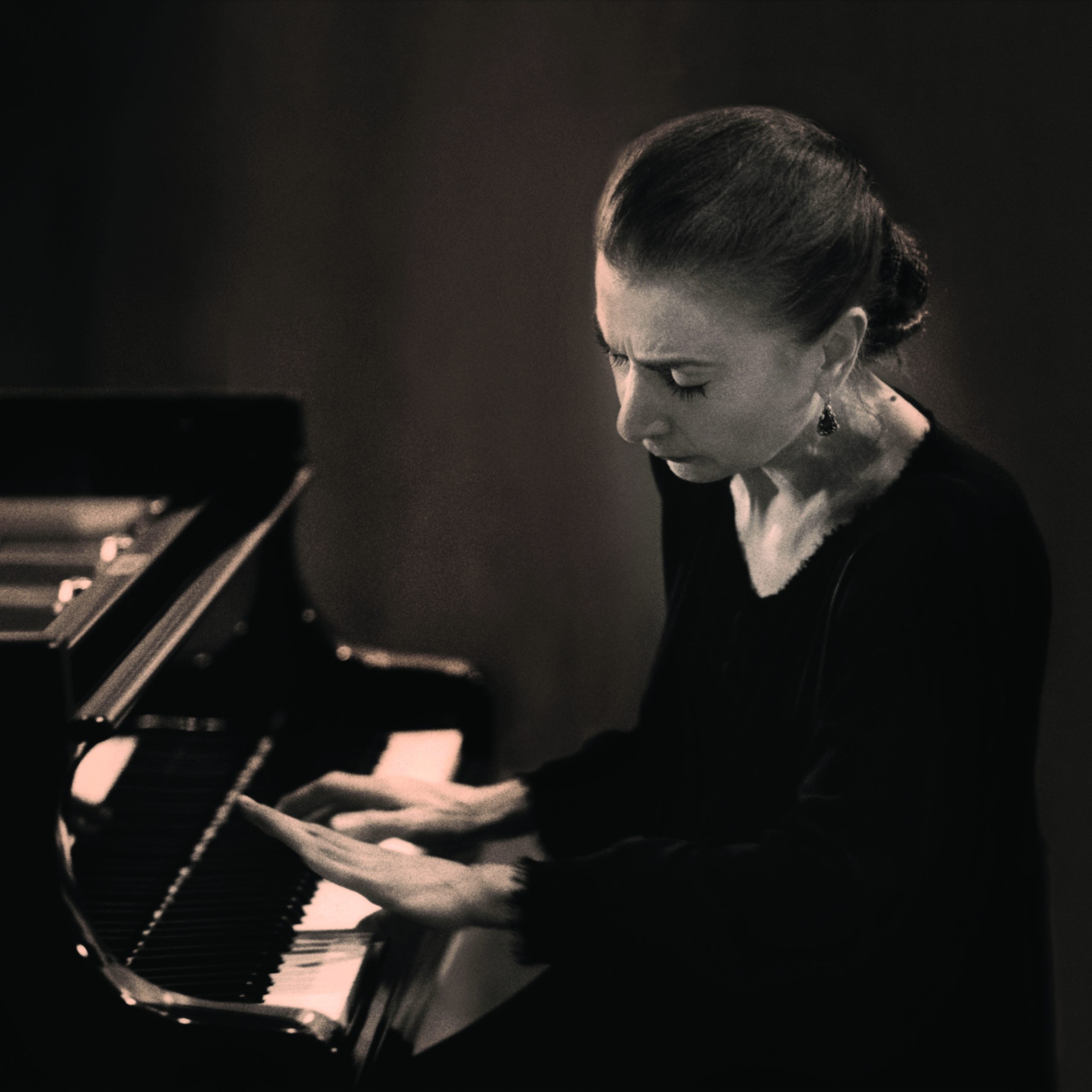 Exclusive Insights by Nelly Akopian-Tamarina on her Brahms release ...